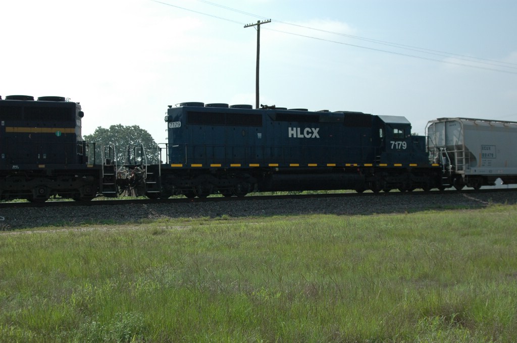 HLCX 7179 trails on CSX Q471.